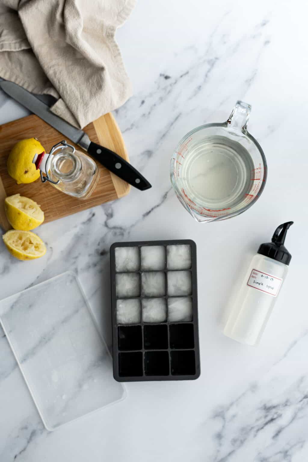 How to Freeze Simple Syrup (Storing Homemade Simple Syrup) - A Recipe ...