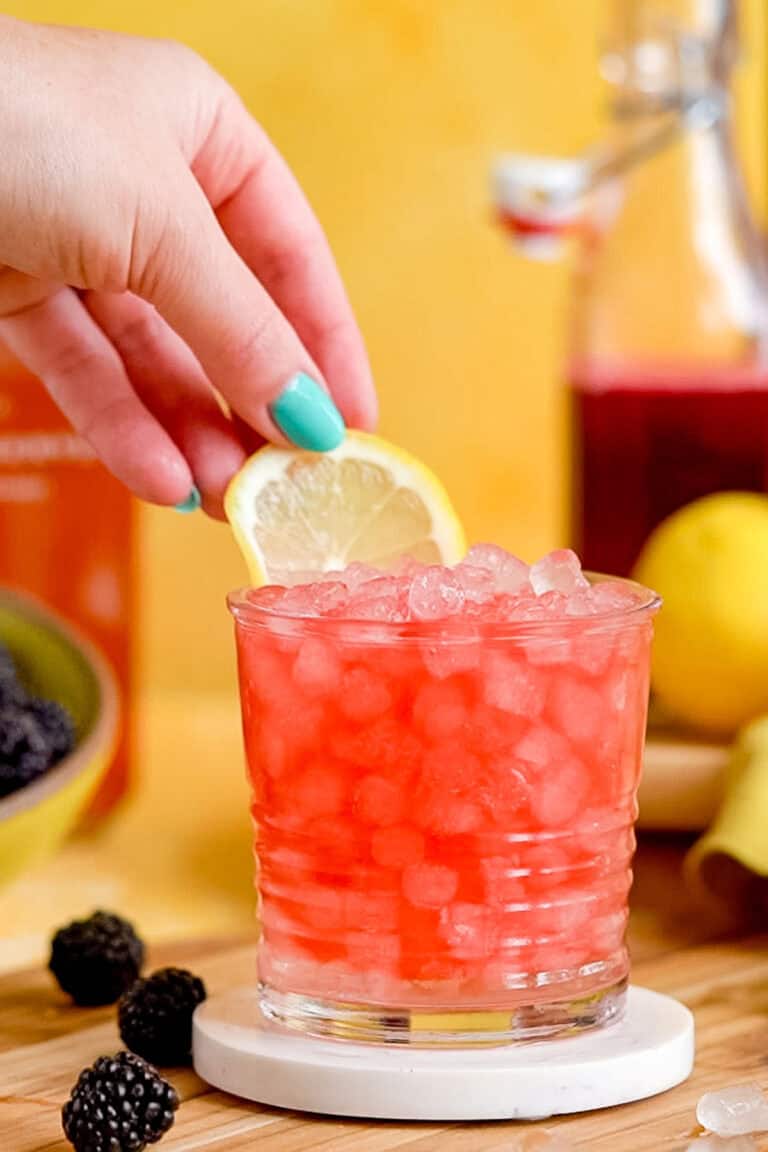 Blackberry Bourbon Bramble (Whiskey Bramble) - A Recipe For Fun