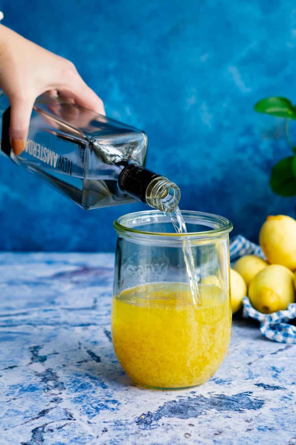 Homemade Italian Limoncello Liqueur (DIY 30-Day Limoncello)