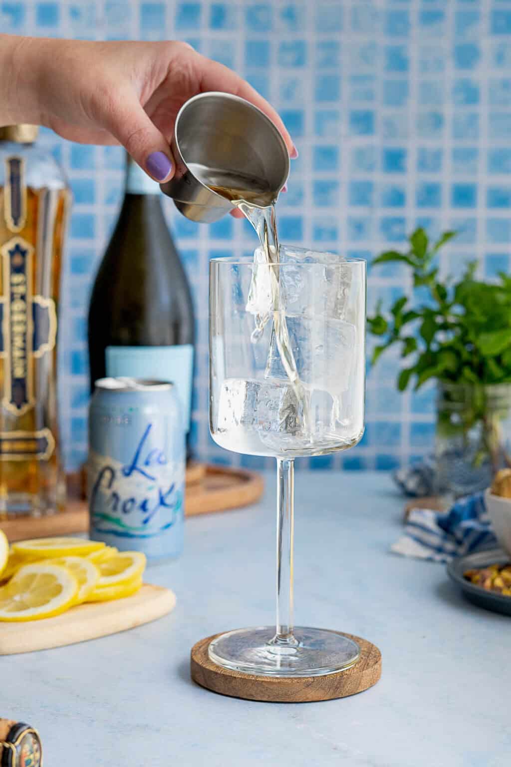 Classic Hugo Spritz Cocktail (Elderflower Spritz Cocktail)