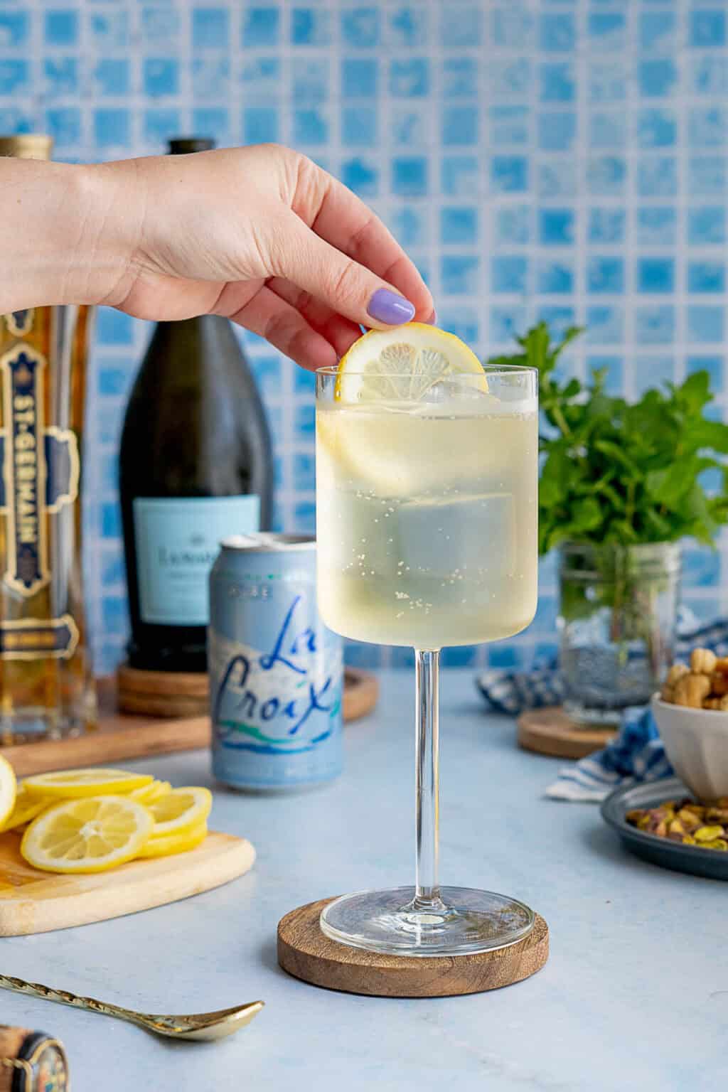 Classic Hugo Spritz Cocktail (Elderflower Spritz Cocktail)